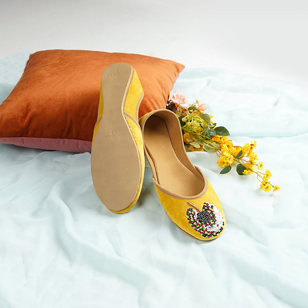Gul Bahaar – Timeless Khussa Shoes for Ladies – MUBIMEX